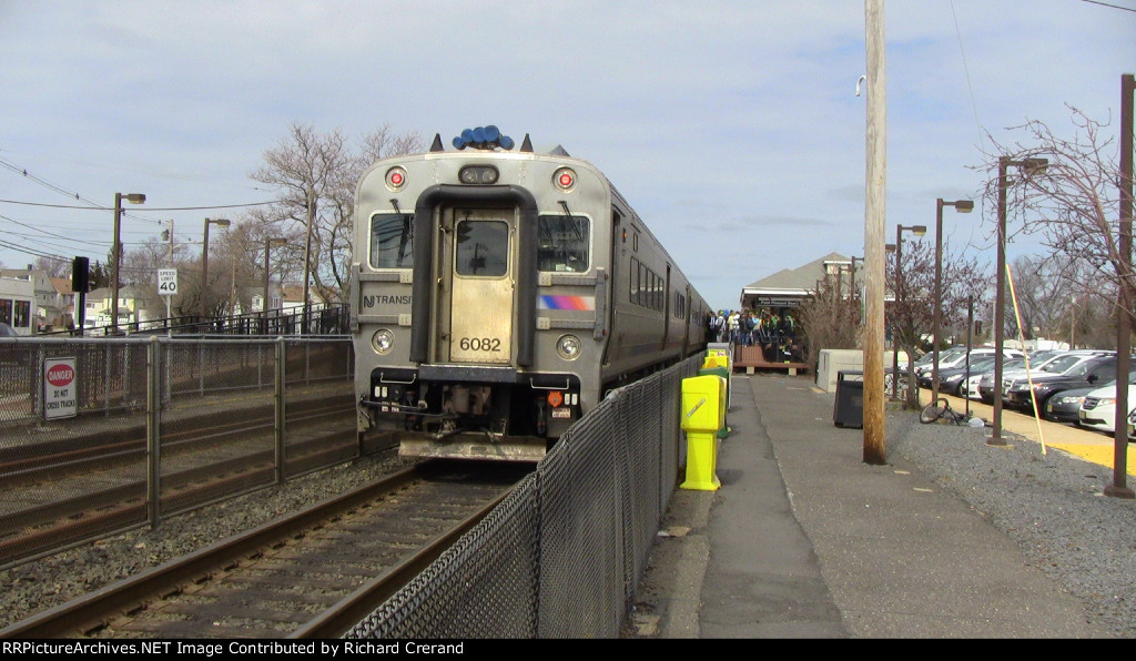 Cab Car 6082 on Train 8336